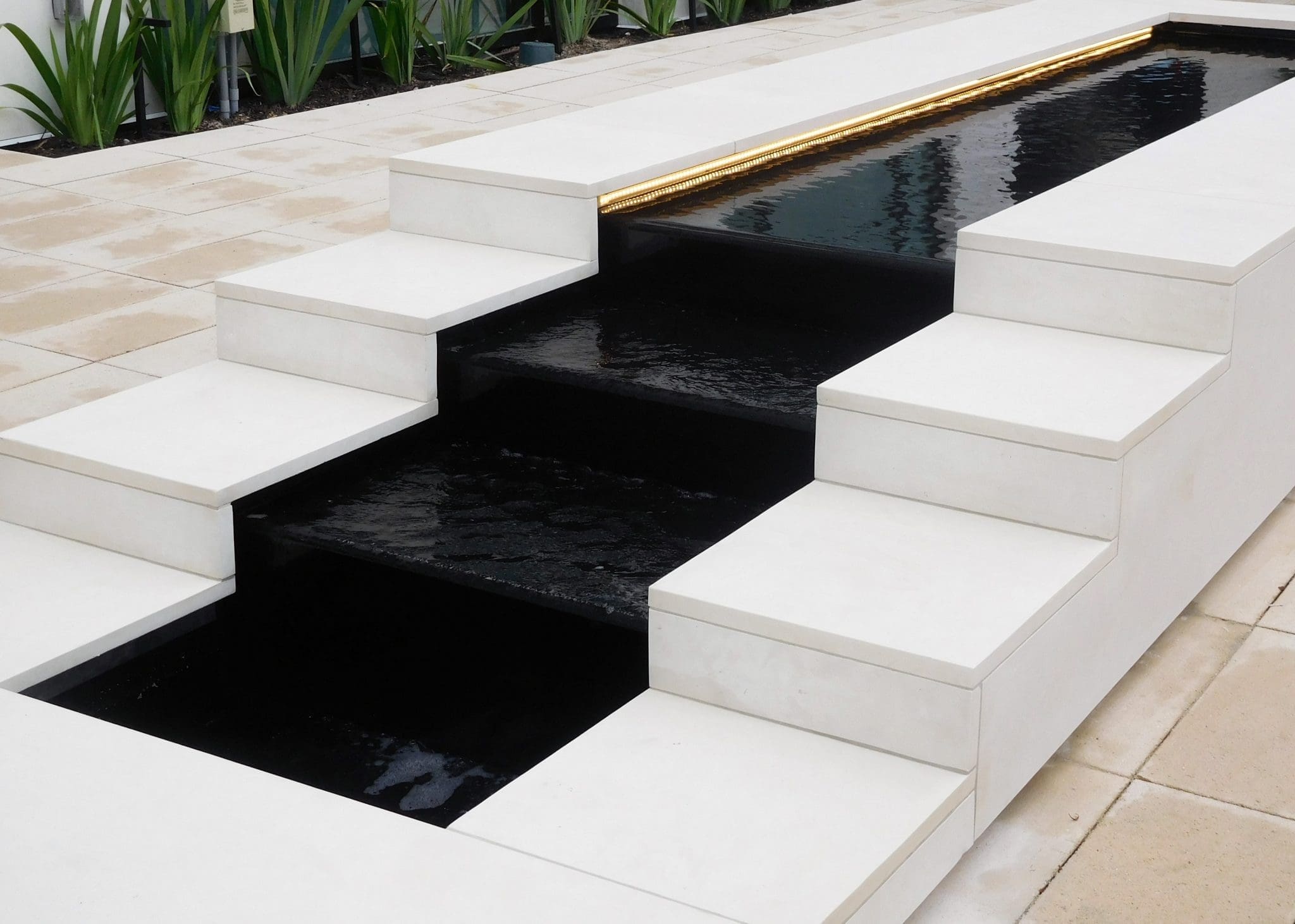 Reflection Pool: Enhancing Spaces with Aesthetic Beauty - Bluworld